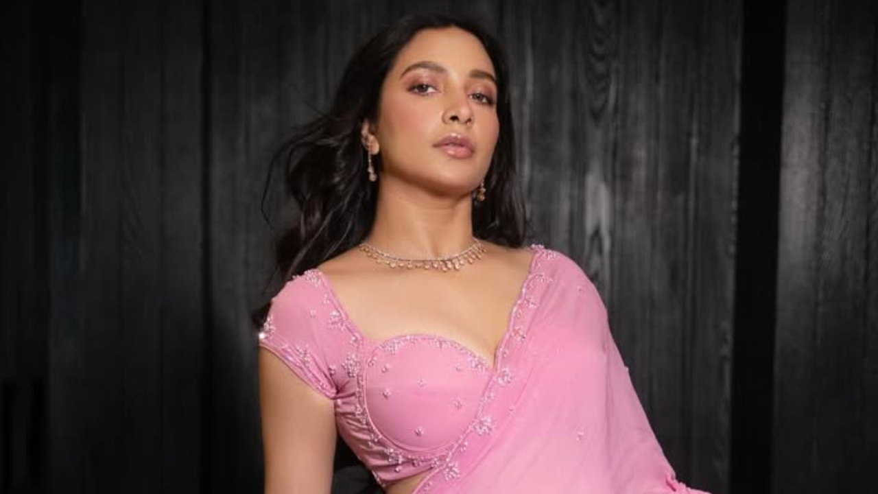 Subhashree Ganguly and her son Yuvaan are currently stuck in Dubai ...