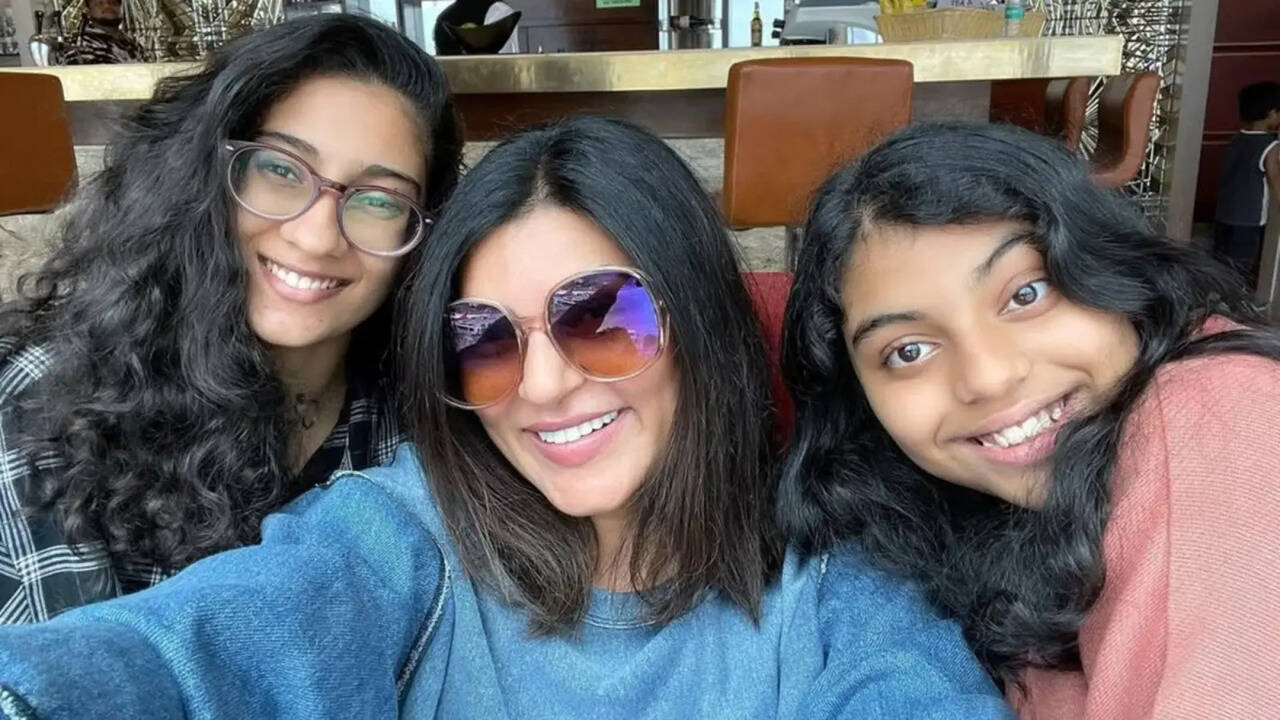 Mother's Day 2026: From Sushmita Sen to Karisma Kapoor - Bollywood's ...