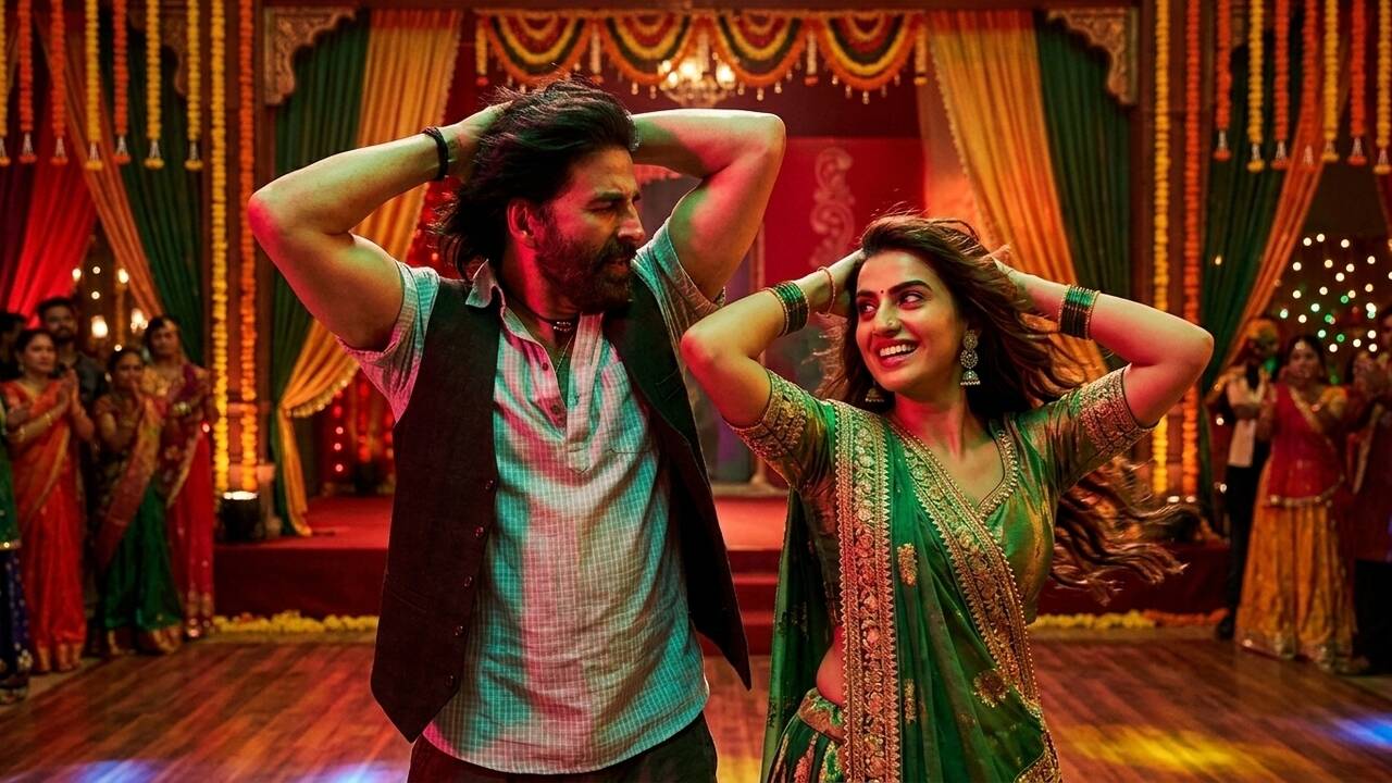 "Akshay Kumar and Akshara Singh Ignite Excitement in the Track 'Ghis ...
