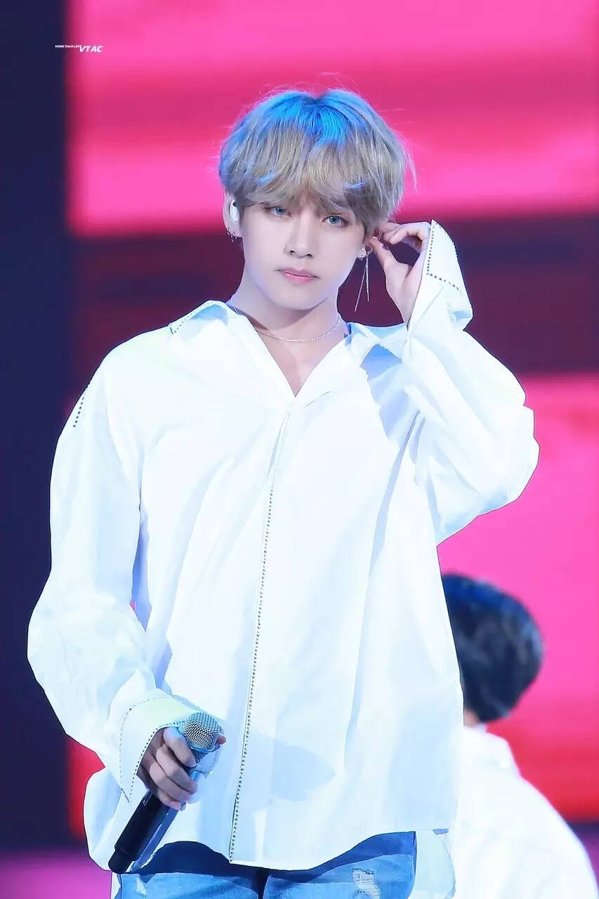 Watch BTS' singer V grow up in photos from 2013 to now | Zoom TV