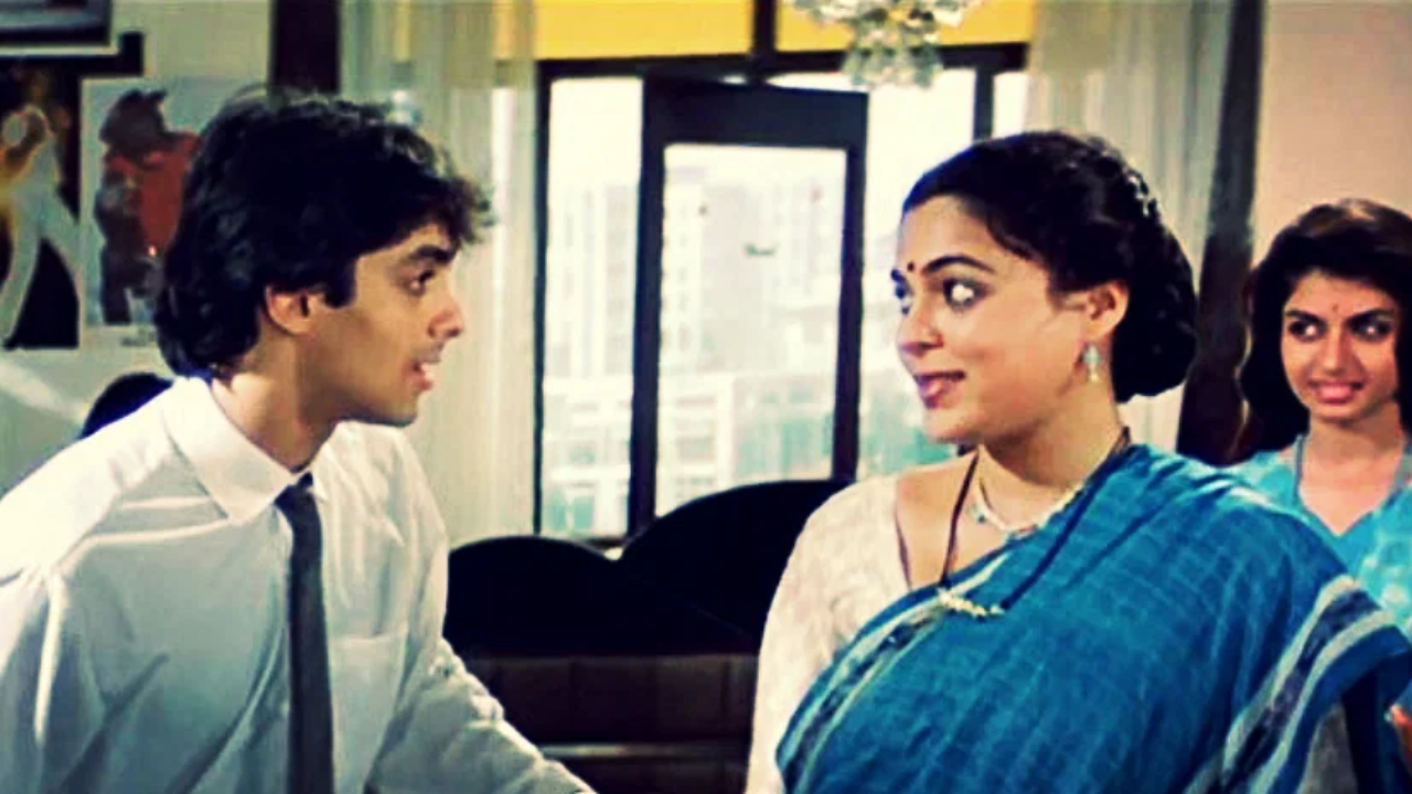 When Salman Khan Paid Tribute To Reel Ma Reema Lagoo At Award Show: 'It ...