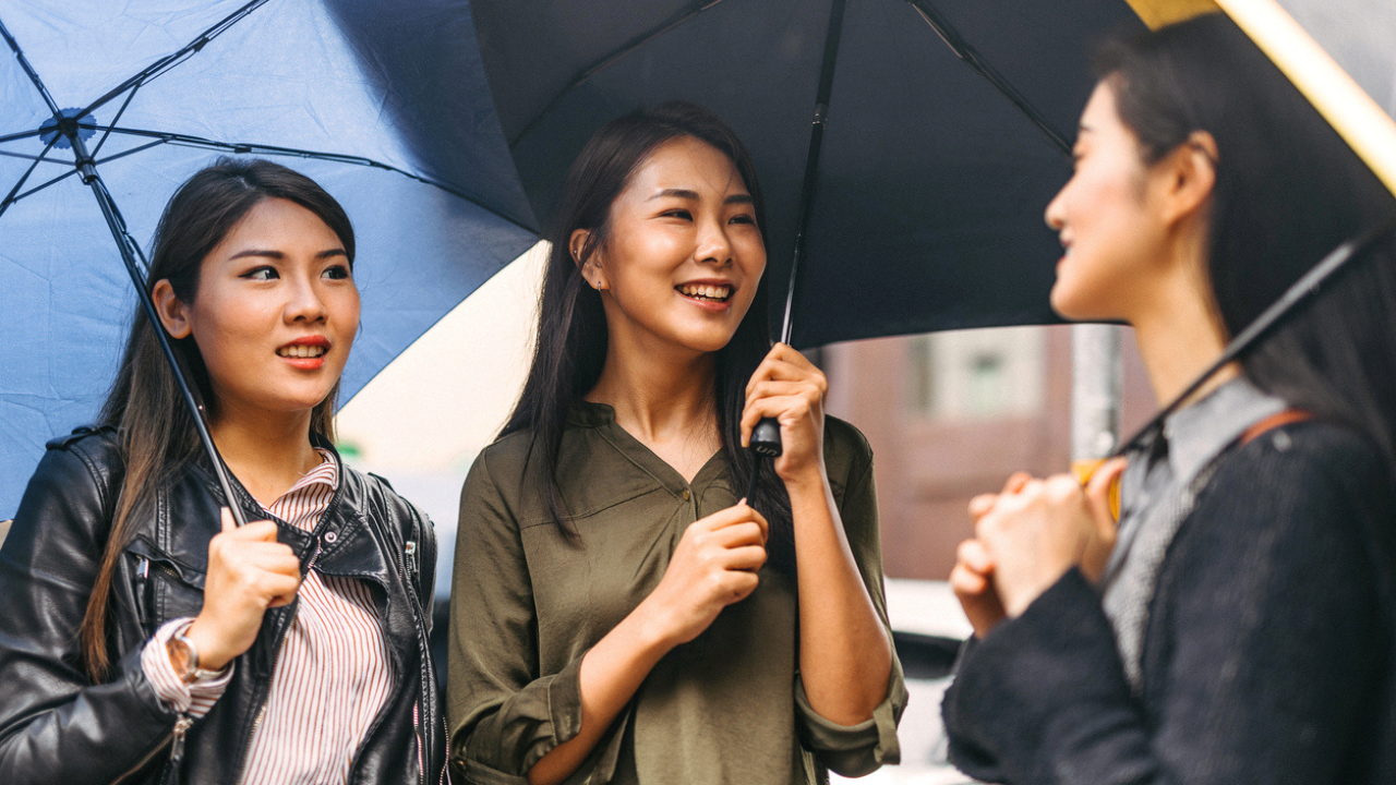 Monsoon Fashion Guide | The Do's and Don'ts of Rainy Season Fashion ...