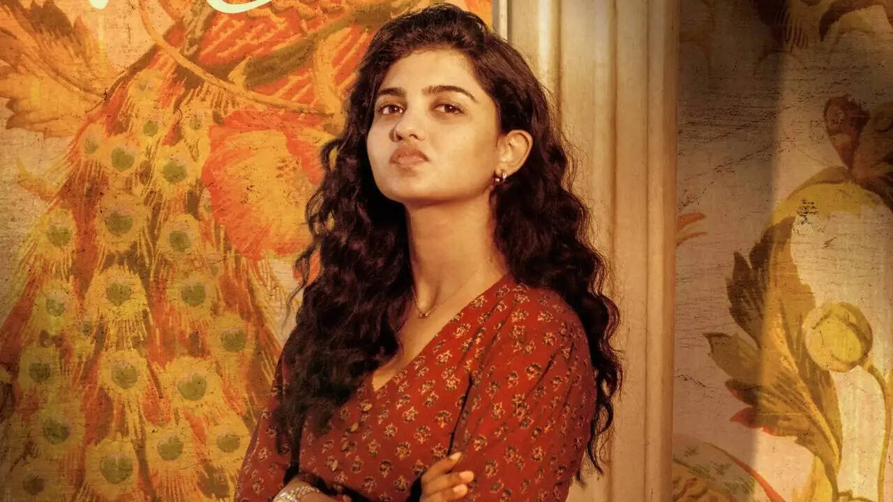 Dude: Mamitha Baiju is the 'Heartthrob' in Pradeep Ranganathan's Diwali Release; Check Out the ...