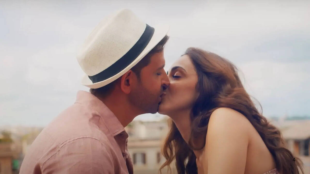 War 2: The romantic storyline featuring Hrithik Roshan and Kiara Advani is set to debut on her ...