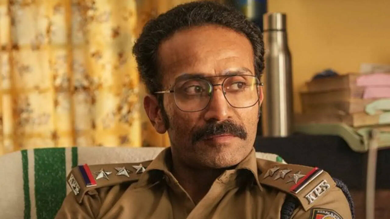 Soothravakyam Streaming Release: Details on When and Where to View the ...