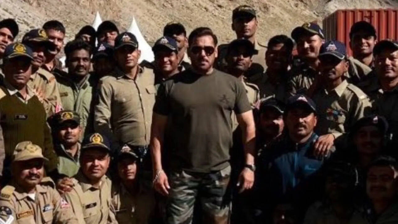 Salman Khan's Recent Photo from the Battle of Galwan Set Goes Viral ...