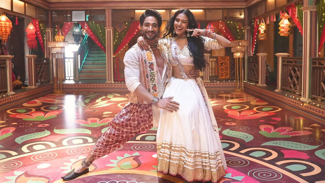 Jhamkudi Re Jhamkudi: Neeti Mohan and Varun Jain Unveil an Energetic Dance Anthem for Navratri ...