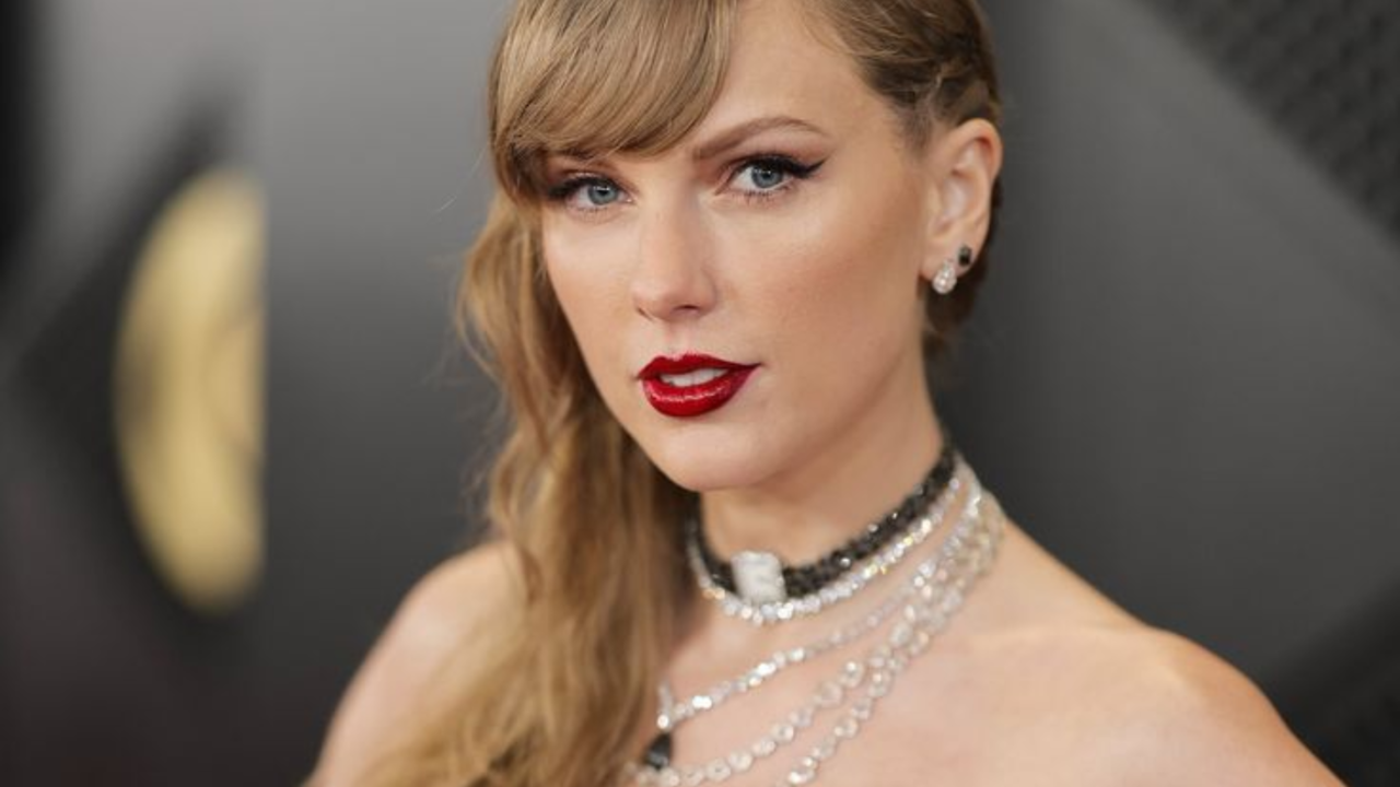 Taylor Swift Shields Herself From Stalker Brian Jason Wagner Using Bulletproof Barrier During ...