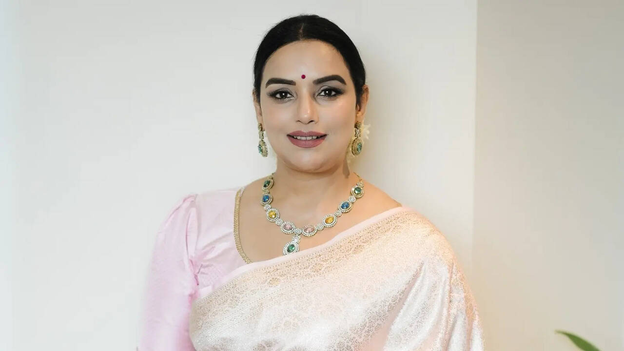 Kerala High Court Issues Temporary Stay on Shwetha Menon Regarding Film ...
