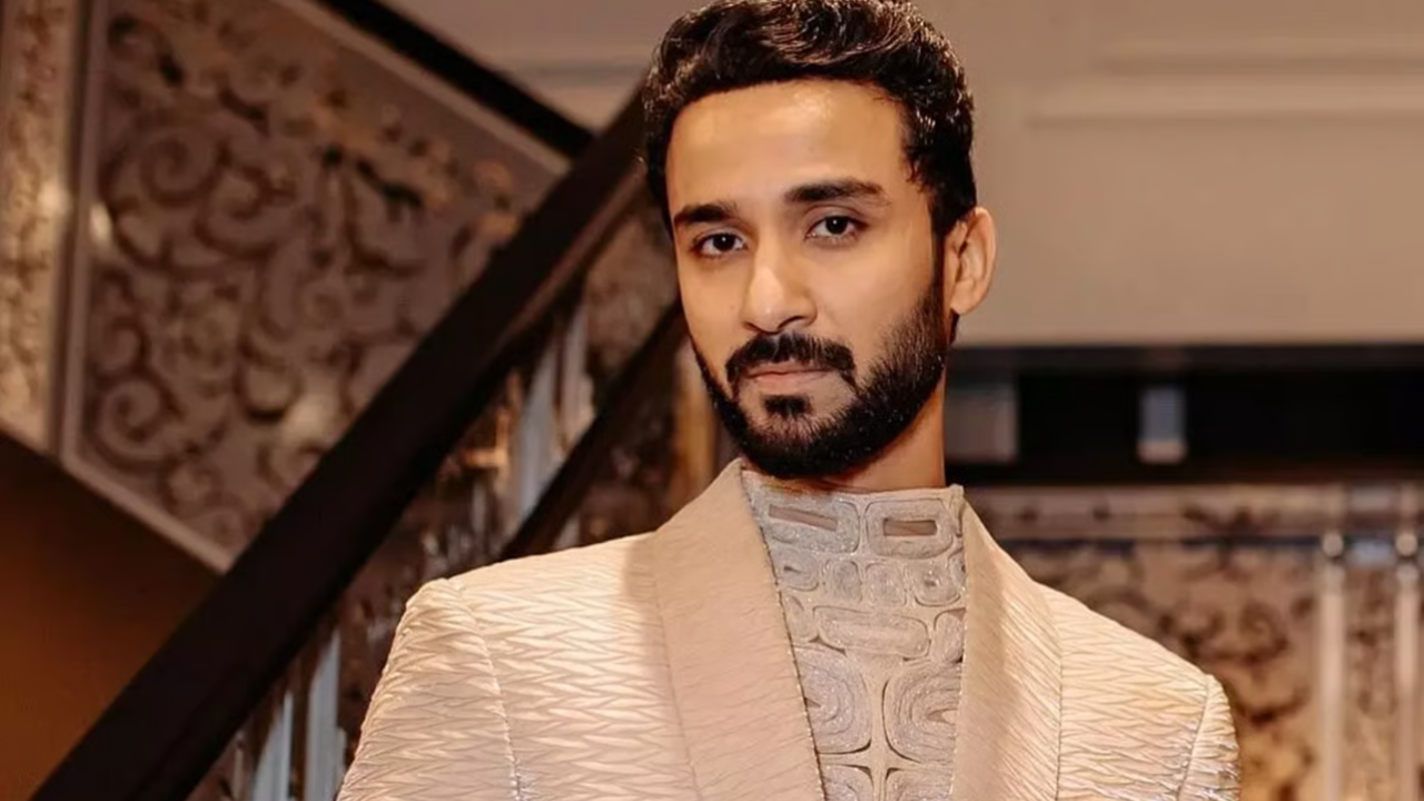 Raghav Juyal Revels in Dubai Following India's Victory Over Pakistan in Asia Cup Final: Main ...