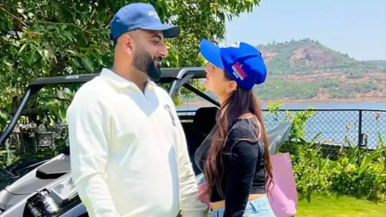 Bigg Boss 19: Shehbaz Badesha Acknowledges Relationship with Kashish ...