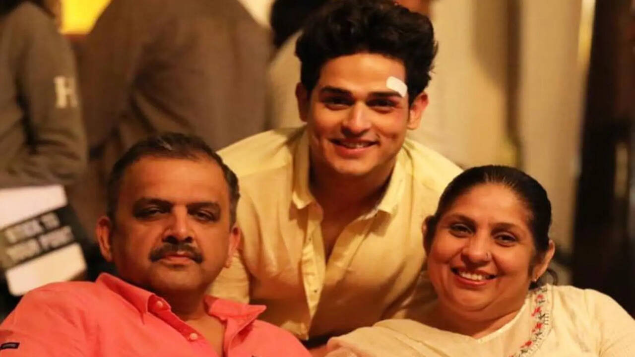 Priyank Sharma, known from Splitsvilla, has lost his father; Divya ...