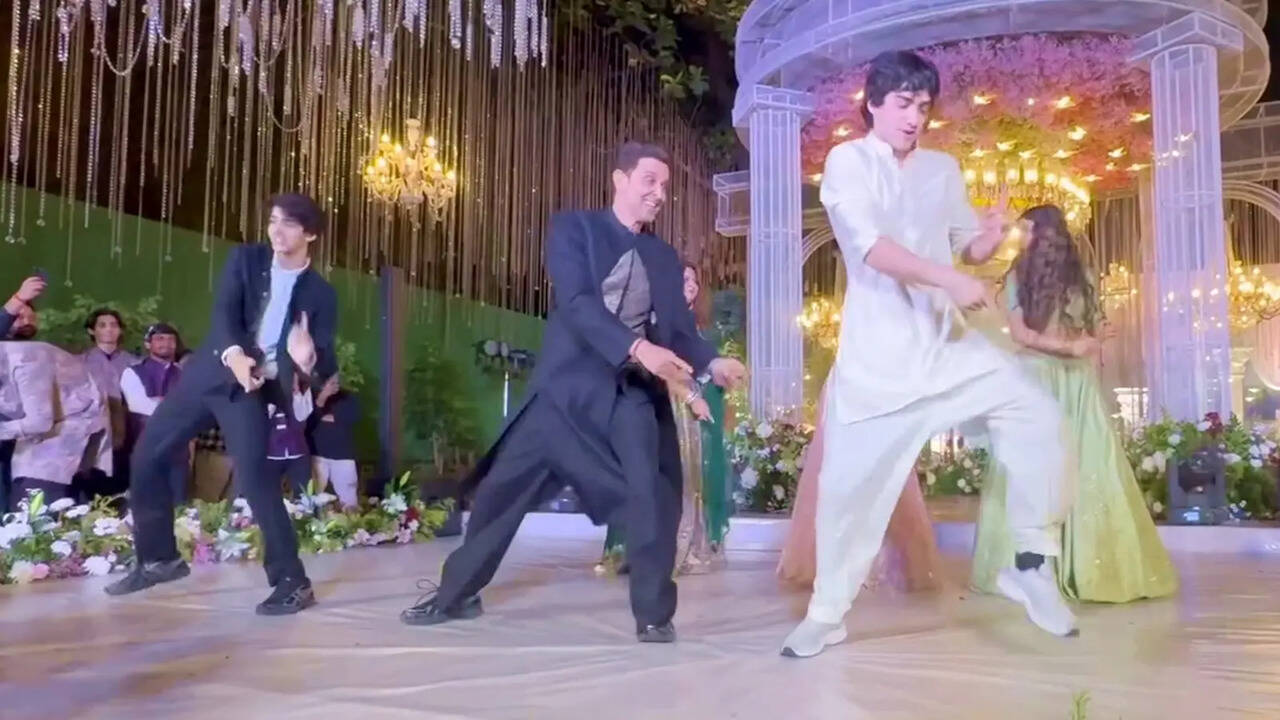 Hrithik Roshan RESPONDS To Trending Dance Clip Featuring His Sons ...