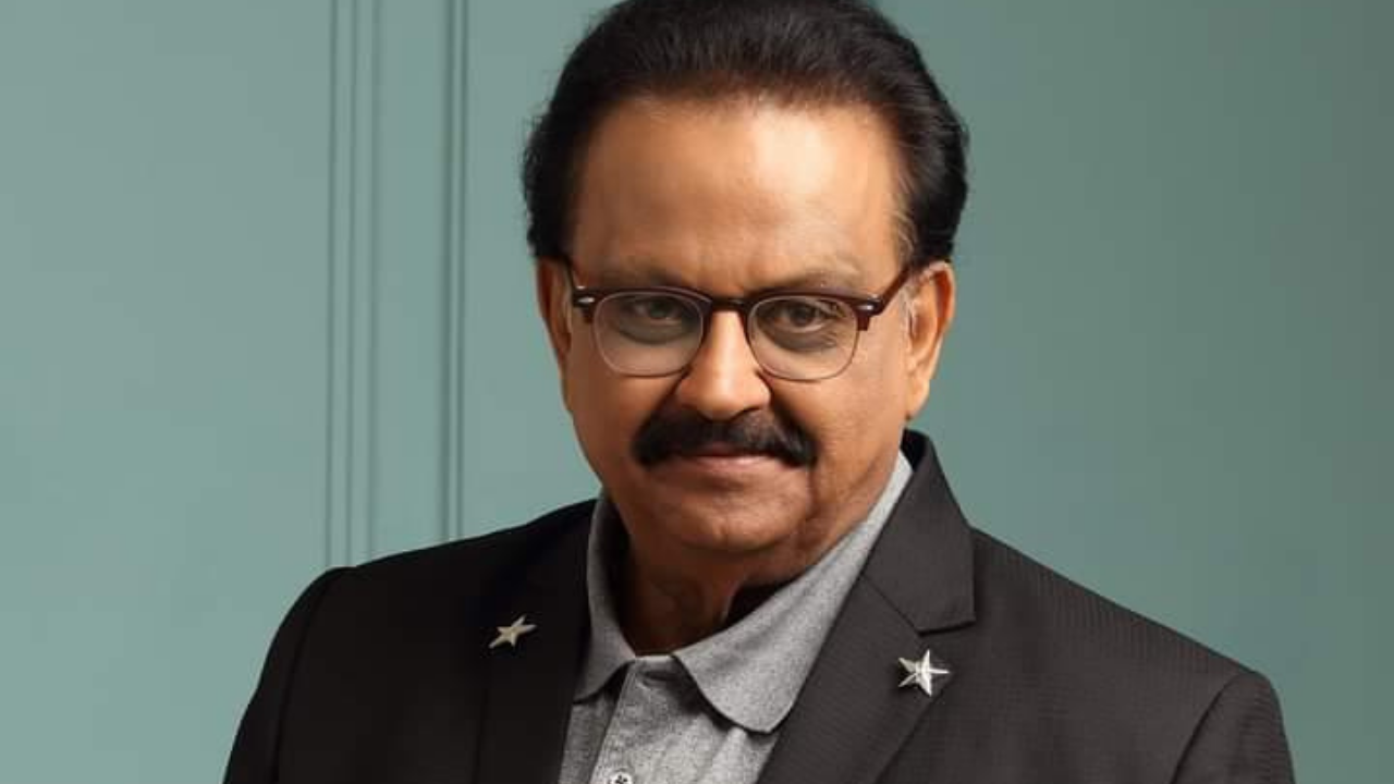 Playback singer SP Balasubrahmanyam awarded Padma Vibhushan ...