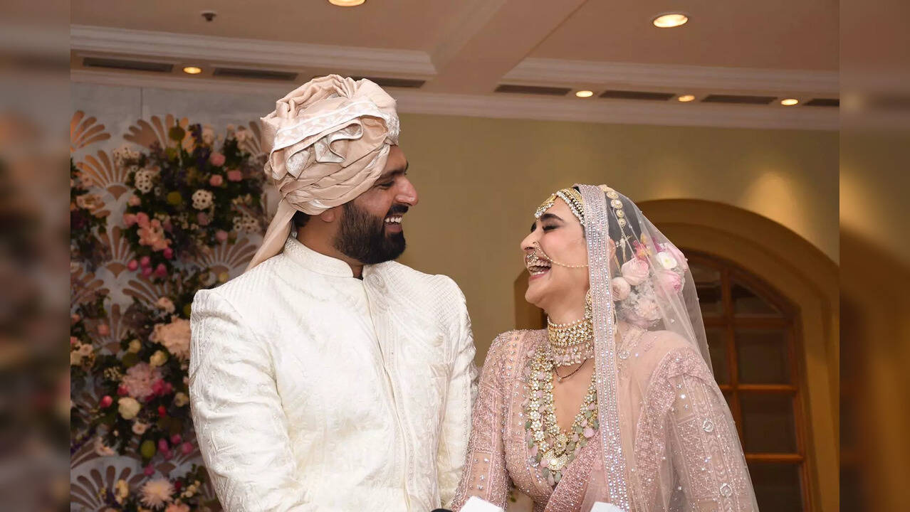 Karishma Tanna ties the knot with beau Varun Bangera, actress looks ...