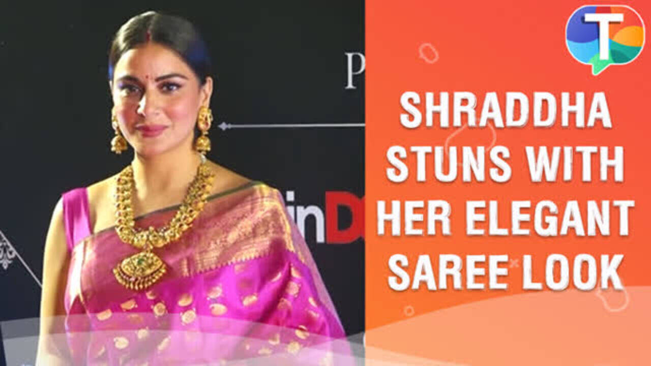 Shraddha Arya's elegant silk saree look sets the awards night ablaze ...