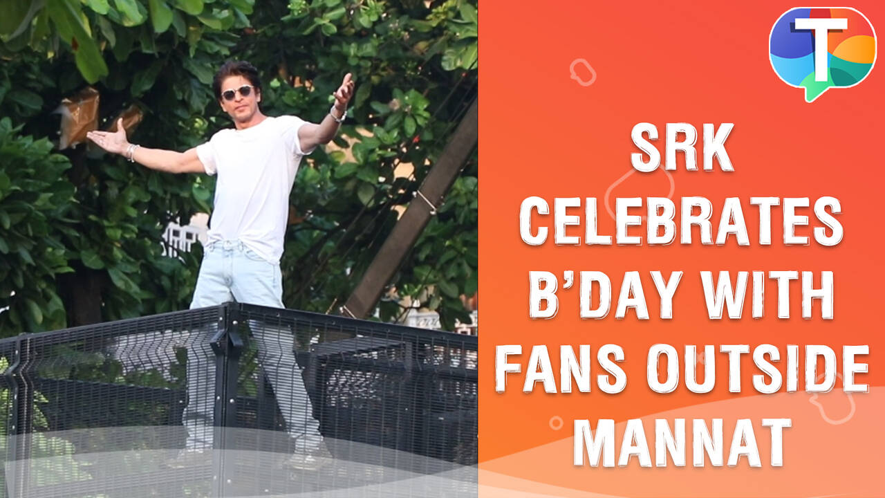 Shah Rukh Khan CELEBRATES his birthday with fans outside his house ...