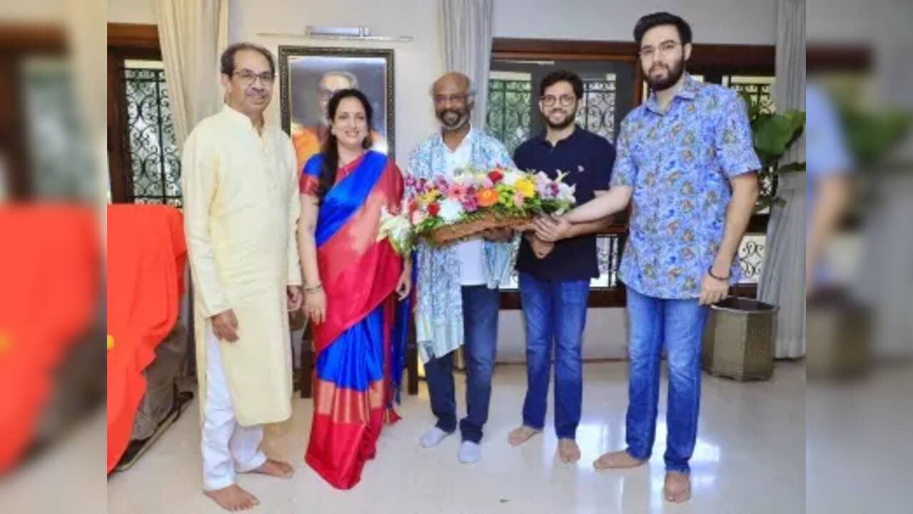 Superstar Rajinikanth meets Uddhav , Aditya Thackeray at Matoshri | Zoom TV