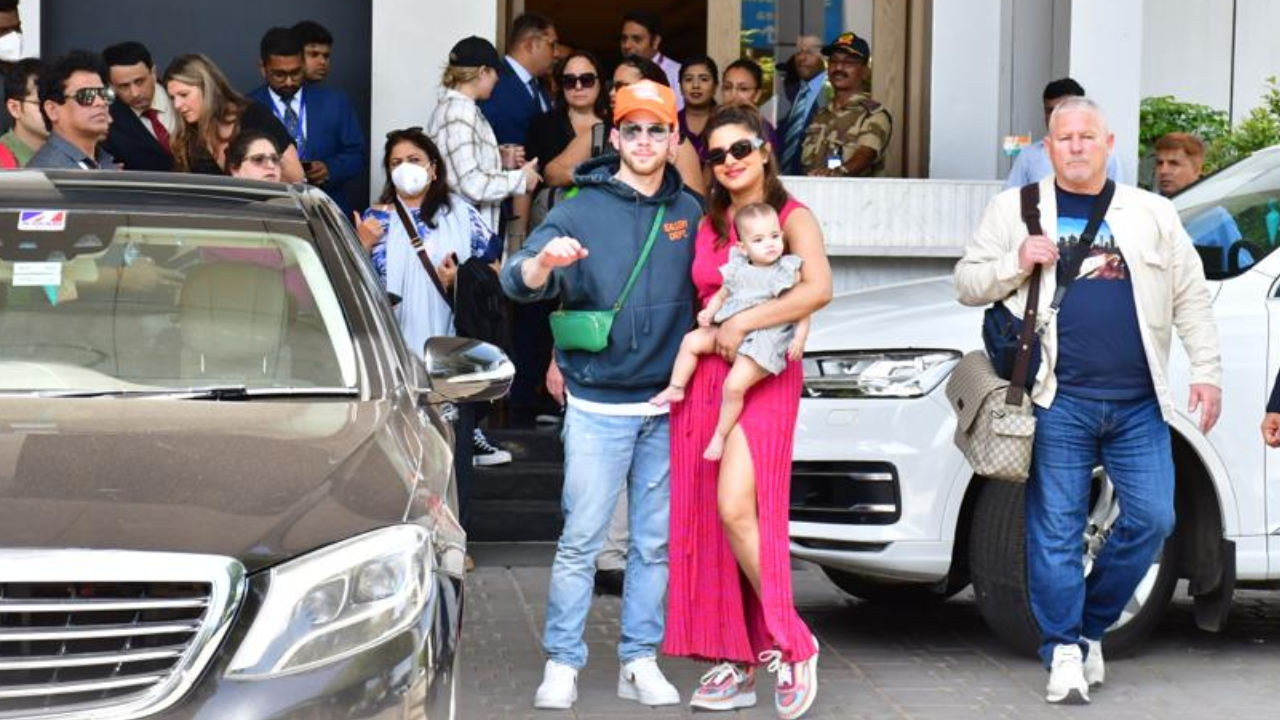 Priyanka Chopra, Nick Jonas Are in Mumbai With Daughter Malti. Are They ...