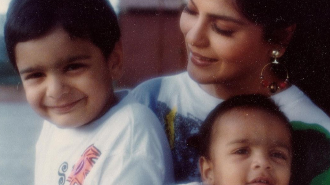 Zeenat Aman Pens Heartwarming Note On Being A 'Single Mom', Shares ...