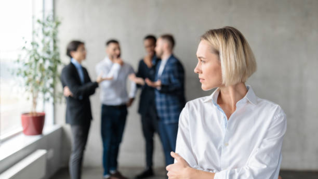 5 Tips To Handle A Toxic Colleague Without Losing Your Cool | Zoom TV